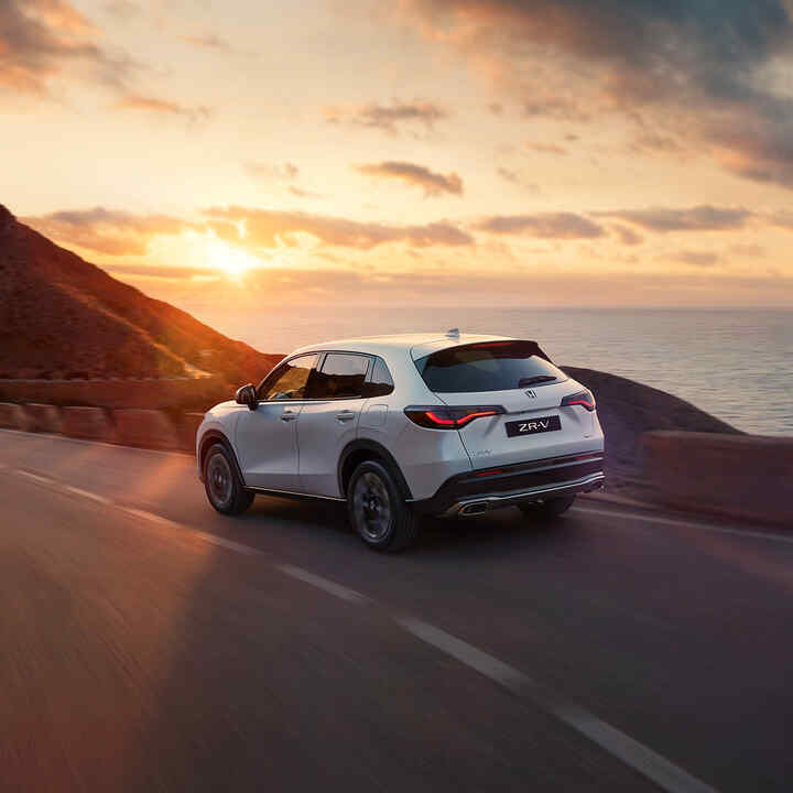 Nouveau Honda ZR-V e:HEV hybride intégral | SUV sport compact | Honda ...